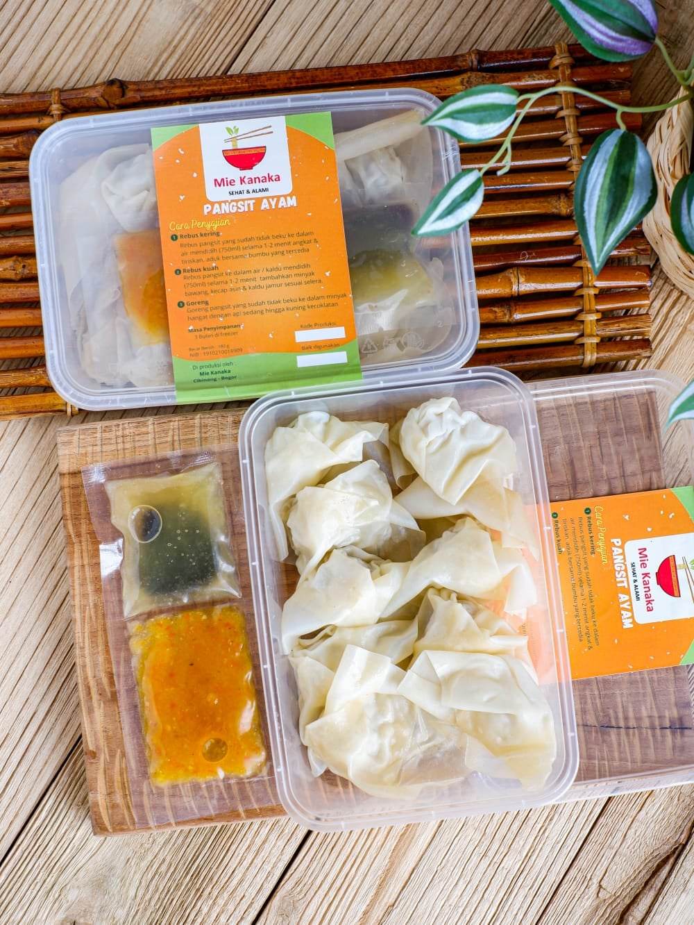 Pangsit Ayam Frozen Kanaka - Mie Kanaka
